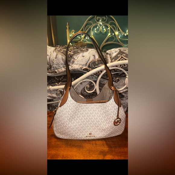 Michael Kors | Bags | Michael Kors Signature Handbag In Large Size And ...